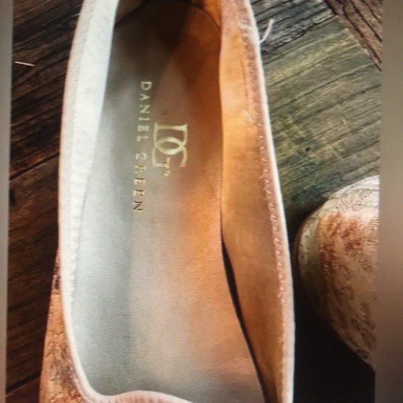 Daniel Green | Shoes | Vintage 96s Daniel Green Lovey Gold Orange Floral Brocade Slipper | Poshmark